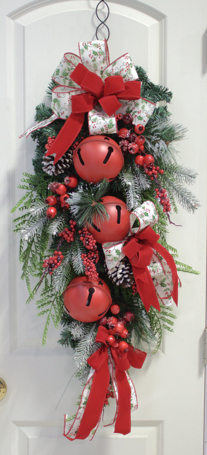 DIY Red Bell & Berry Teardrop – Ellis Home & Garden